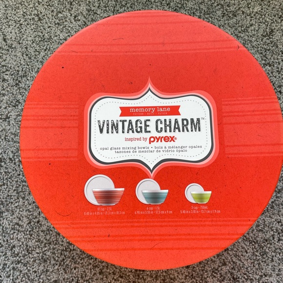 Pyrex | Party Supplies | Pyrex Vintage Charm Mixing Bowl Set With Lids ...